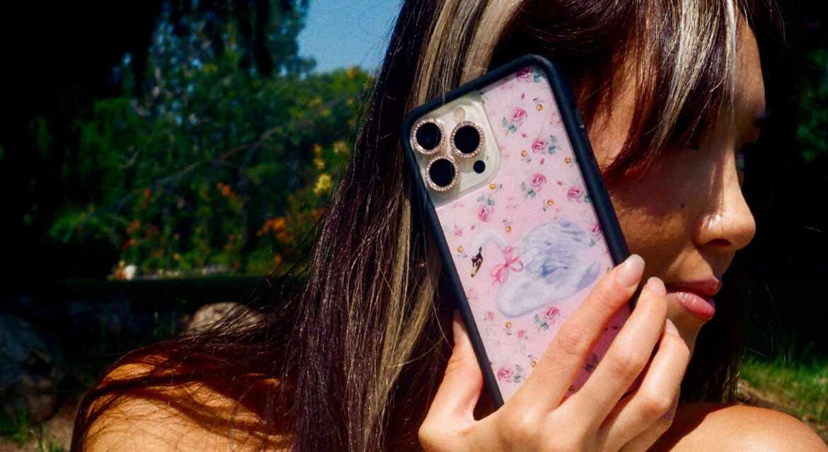 Sweet Swan – Wildflower Cases